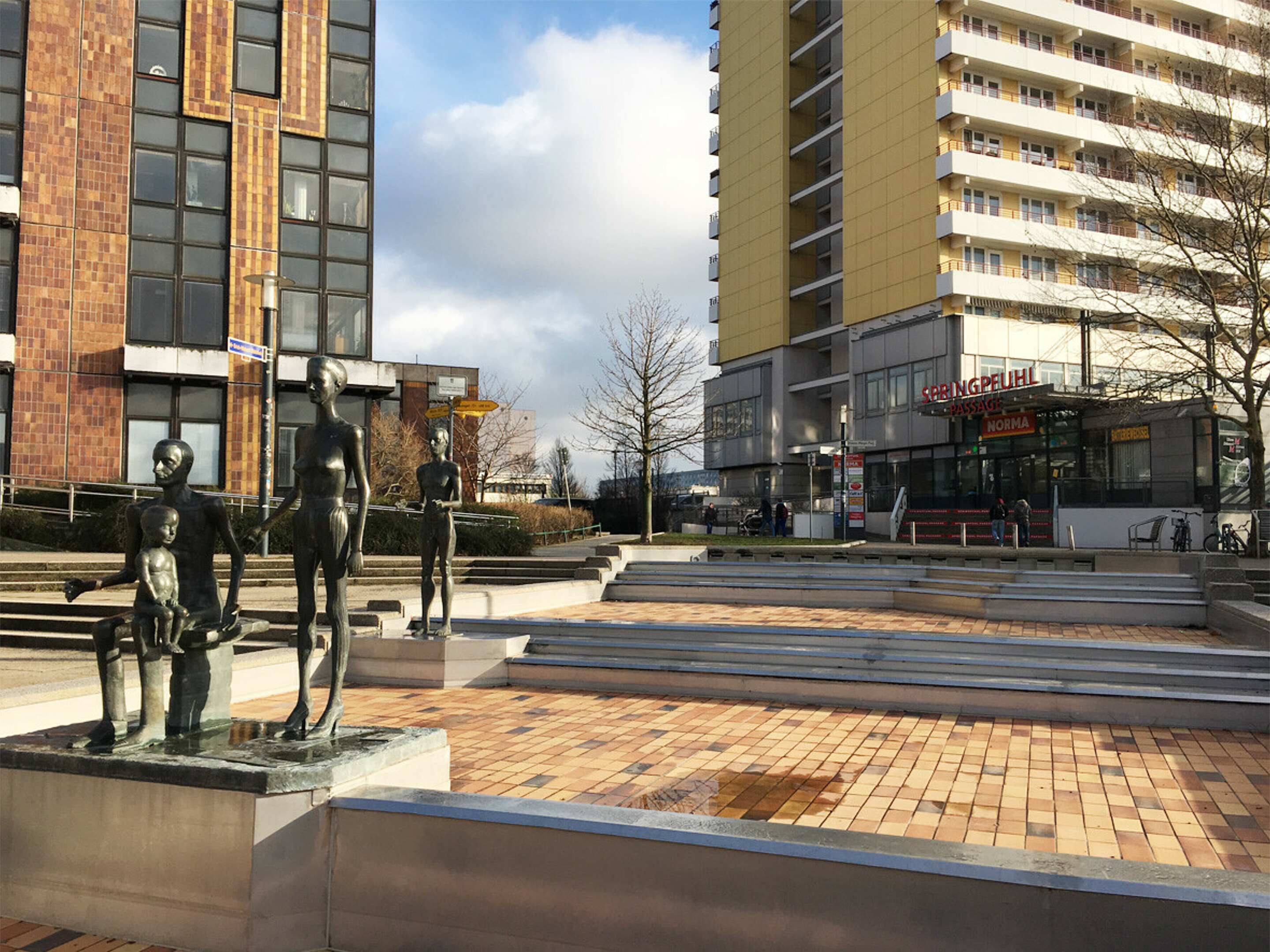 Warum heißt es … Helene-Weigel-Platz?